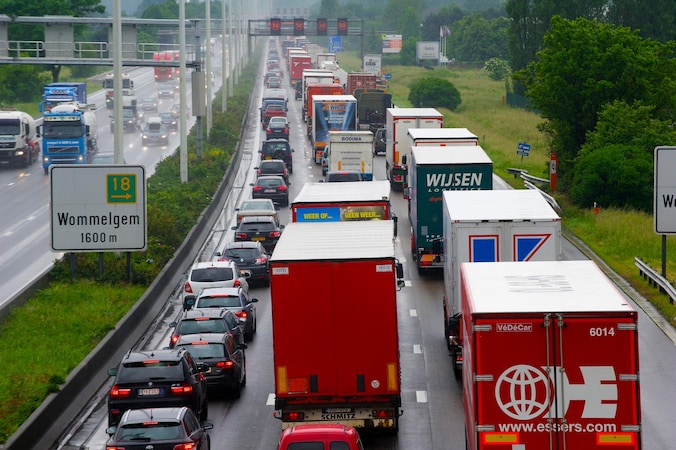 Ruim half uur file op E313 richting Antwerpen vanaf Ranst: rijstrook ...