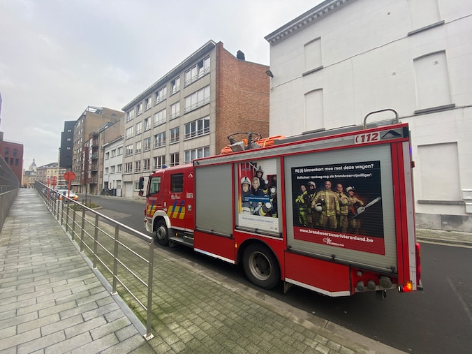 Politie onderzoek brandje in liftschacht van appartementsgebouw in ...