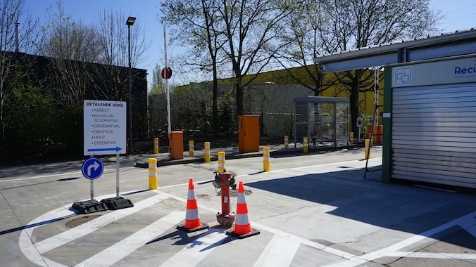 MIWA sluit recyclageparken uitzonderlijk vroeger door hitte | Regio ...