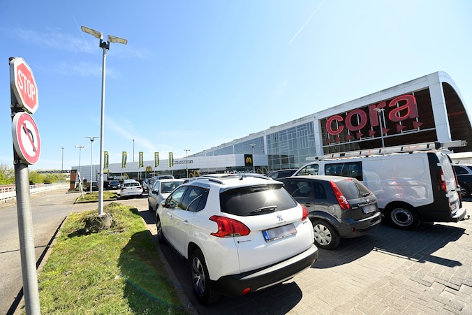 Delhaize opent eerste supermarkt op voormalige Cora-site | Regio | HLN.be