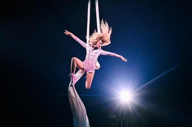 ‘Circus Camille’ krijgt winters vervolg: zangeres trekt met nieuwe show ...