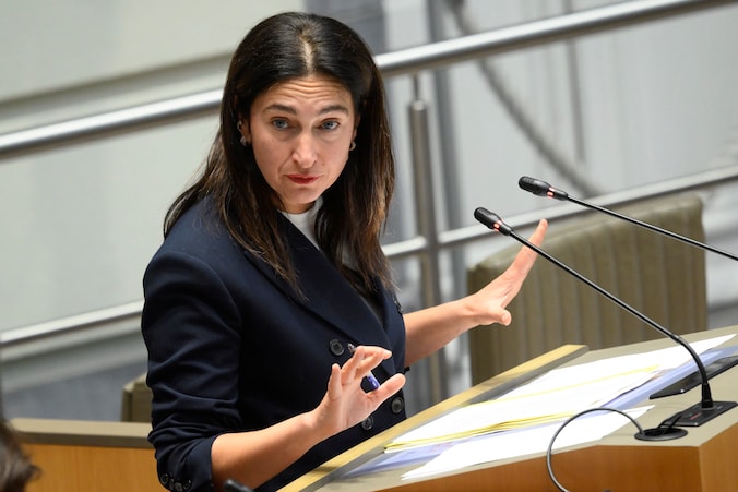 Al 27 meldingen over misbruik Vlaams opleidingsverlof. Minister Demir ...