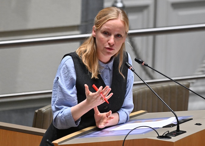 Vlaanderen stapt in kapitaal netbeheerder Fluvius | Nieuws | HLN.be
