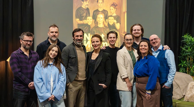 Sterrencast brengt aangrijpende musical ‘Next to Normal’ naar ...