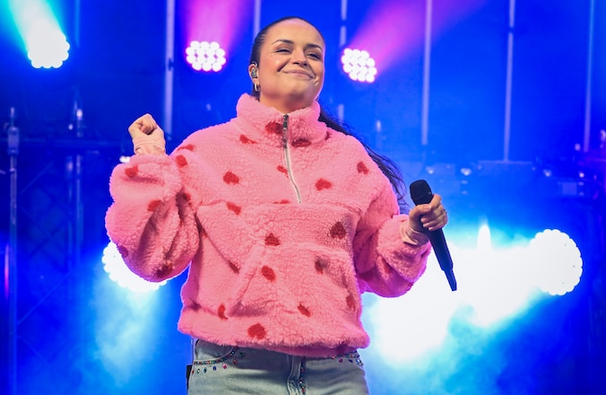 Marthe van K3 bevestigt tweede zwangerschap: “Een kindje op de wereld ...