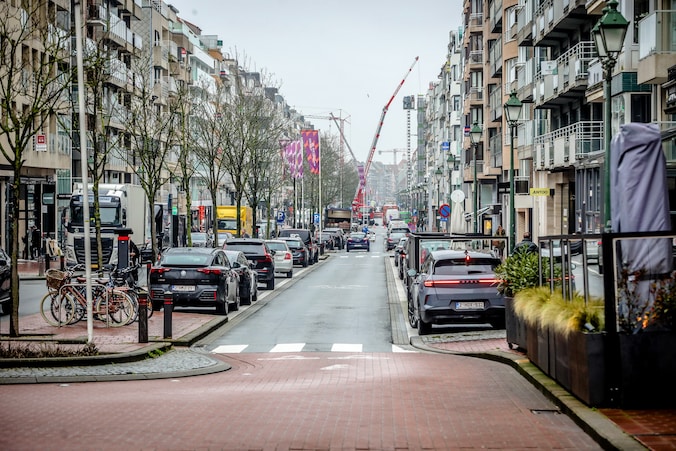 Man (64) veroordeeld voor diefstal van peperdure jas in Knokke: “Hij ...