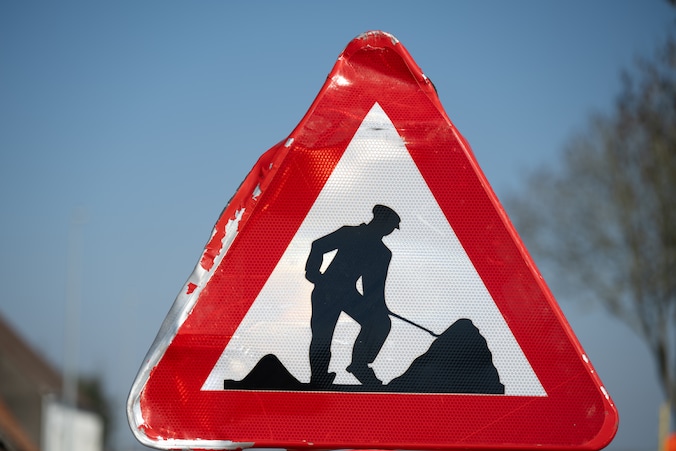 Werken langs Oostendesteenweg zorgen voor verkeershinder | Regio | HLN.be
