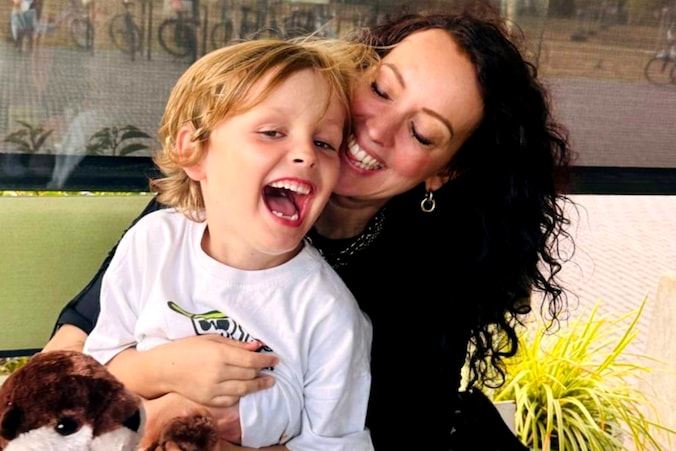 Anke Buckinx openhartig over neurodivergent zoontje Max (6): “Elke dag ...