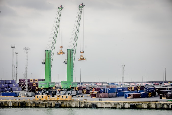 Man (27) overleden bij ongeval in haven van Zeebrugge: “Hij kwam ten ...