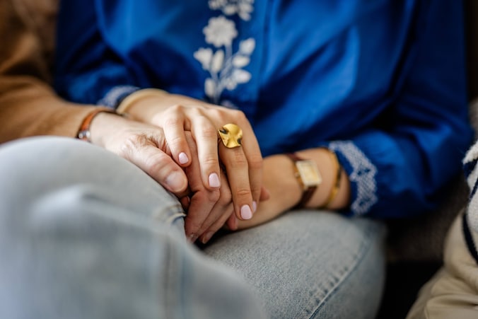OCMW Bredene zet mantelzorgers in de bloemetjes met yoga en ...