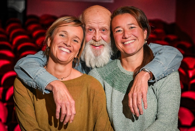 “Ik voel me écht hun vader, alsof ze mijn eigen kinderen zijn”: Carry ...