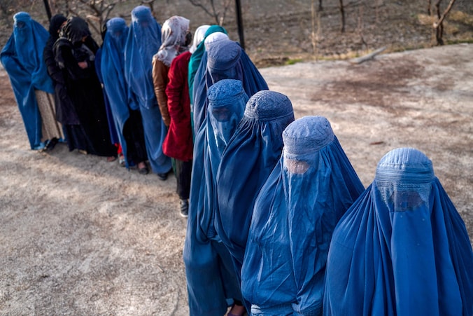 “Een vogel wordt in Afghanistan meer beschermd dan een vrouw ...