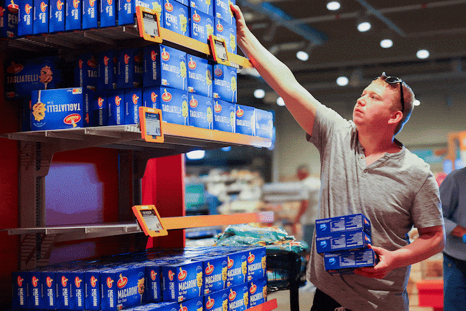 “Er is enorm veel pasta voorzien. Echt héél veel”: onze man werpt zich ...