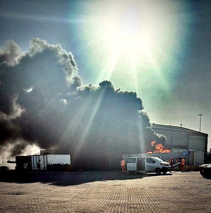 Container met autobanden uitgebrand in haven van Zeebrugge: “Grote ...