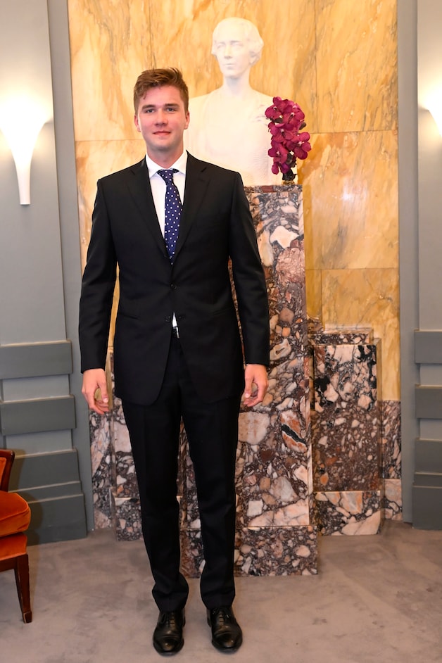 Prins Gabriël vervult eerste solo-opdracht voor het koningshuis als ...