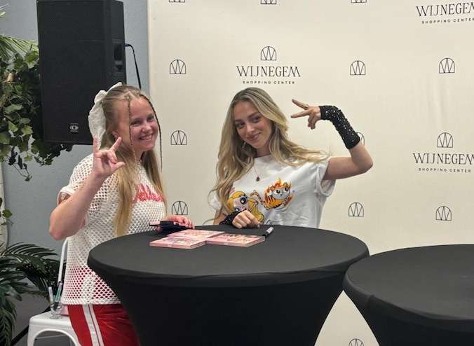 Signeersessie van Camille lokt heel wat extra volk naar Wijnegem ...
