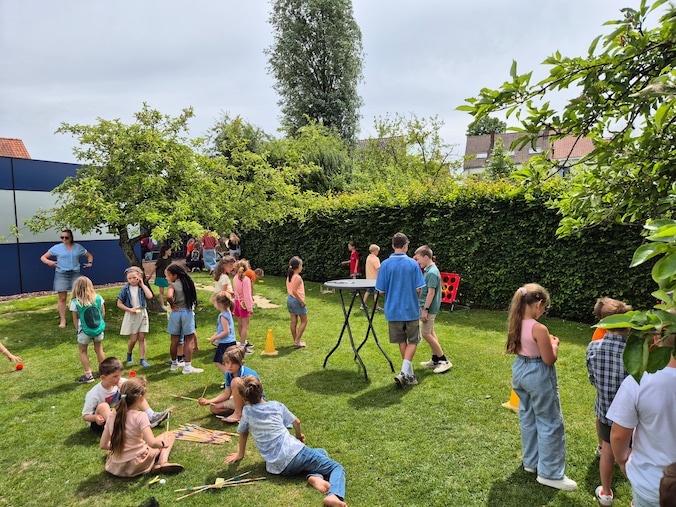 Schoolfeest met een missie: De Kleine Reus verdeelt 800 kilogram ...