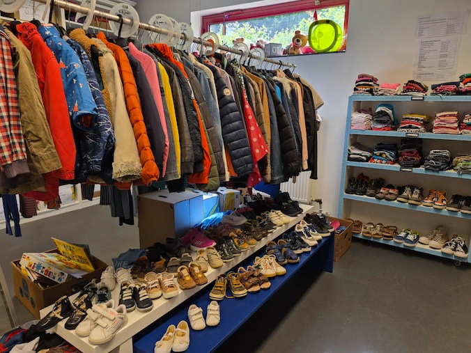 Tweedehandswinkel ’t Atelierke in Maarkedal opent weer met nieuwe ...