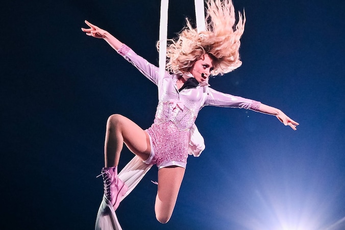 ‘Circus Camille’ krijgt winters vervolg: zangeres trekt met nieuwe show ...