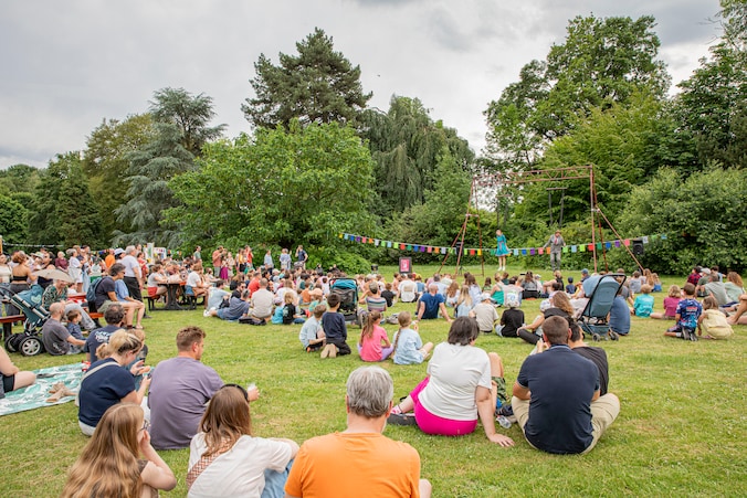 Familiefestival MerelFest strijkt neer op Domein De Merel in Brecht ...