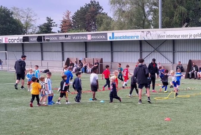 ‘Ontdekkingsdag’ Excelsior Nieuwkerken lokt 90 kinderen: “Stap voor ...