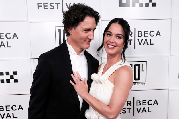 IN BEELD. Katy Perry en Justin Trudeau dolverliefd tijdens debuut op ...