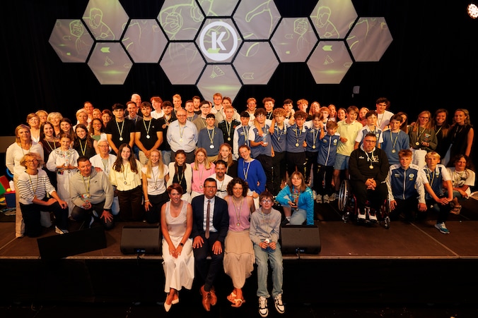 Koksijde zet zijn sporthelden en jubilerende sportverenigingen in de ...