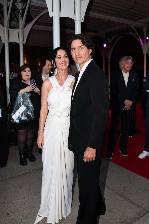 IN BEELD. Katy Perry en Justin Trudeau dolverliefd tijdens debuut op ...