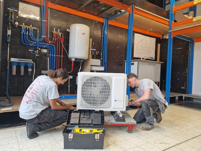 VTI in Aalst lanceert opleiding rond warmtepompen en airco: “Leerlingen ...