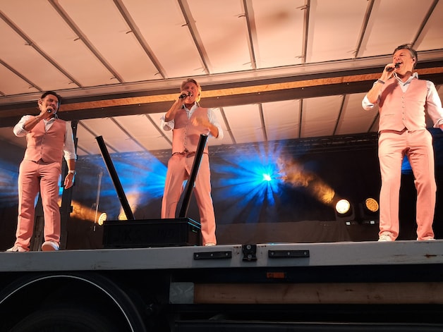 De Romeo’s zorgen voor ambiance op de Ooigemse Feesten | Regio | HLN.be