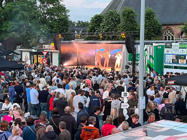 De Romeo’s zorgen voor ambiance op de Ooigemse Feesten | Regio | HLN.be