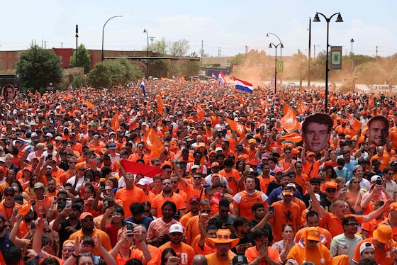LIVE. Aftrap! Begint Oranje met een zege aan het WK? | Sport | HLN.be