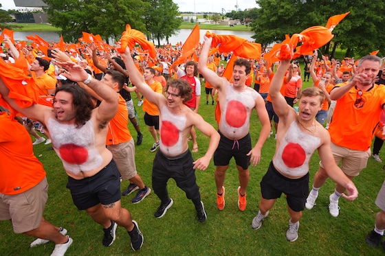 LIVE. Aftrap! Begint Oranje met een zege aan het WK? | Sport | HLN.be