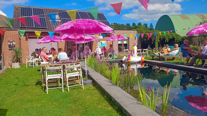 Bake Off-finaliste Sylvia opent vierde pop-up tearoom aan het water in ...