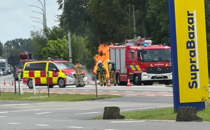 Brand na gaslek bij werken in Lievegem: N9 ter hoogte van Lovendegem na ...
