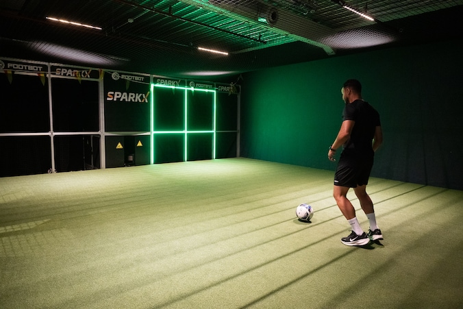 WK-koorts bij sportpretpark Sparkx: bezoekers testen hun voetbalkunsten ...