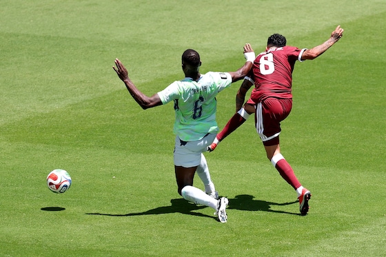 LIVE. Daar is de gelijkmaker voor Qatar, Koukhi kopt de bal voorbij ...