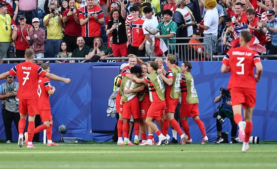 De goalgetter slaat meteen toe: Erling Haaland scoort twee keer bij WK ...