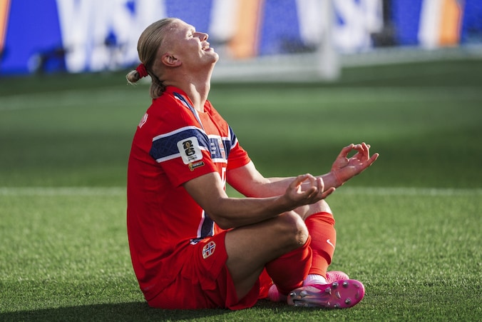 De goalgetter slaat meteen toe: Erling Haaland scoort twee keer bij WK ...
