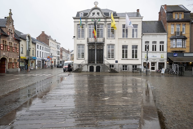 Lokeren wijzigt in 2024 niets aan personenbelasting en opcentiemen ...