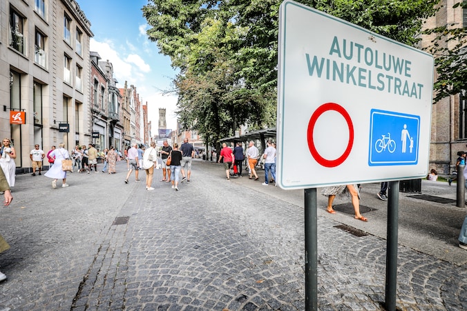 Steenstraat vanaf 1 september elke weekdag tussen 13 en 18 uur autovrij ...