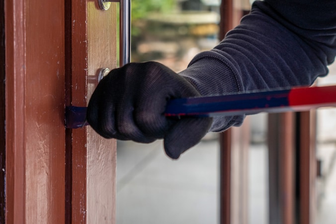Dieven proberen in te breken in tuinhuis | Regio | HLN.be