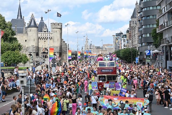 HERBELEEF ANTWERP PRIDE. Parade lokt maar liefst 140.000 mensen ...