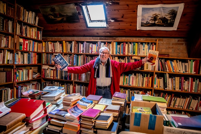 7000 boeken van Ad Maas hebben een nieuw onderkomen, met dank aan tv ...