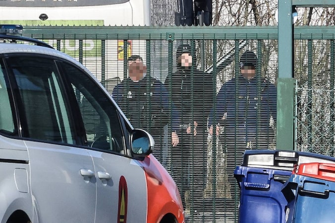 Flixbus staande gehouden door politie: “Drie mannen gearresteerd die ...