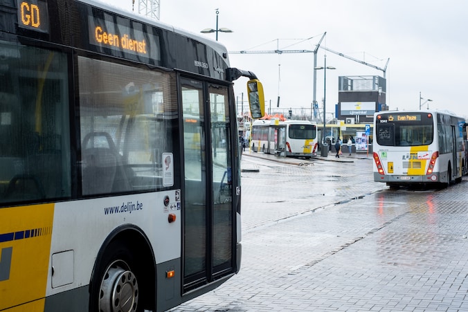Tiener (17) uit Putte krijgt busverbod na agressie tegen chauffeur in ...