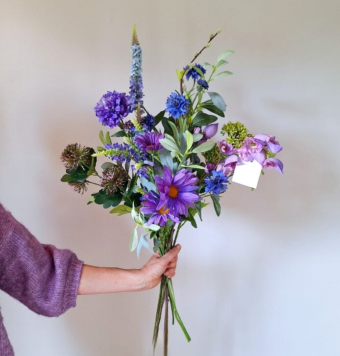 NET OPEN. Isabelle (60) en dochter Luisa (26) delen passie voor stoffen ...