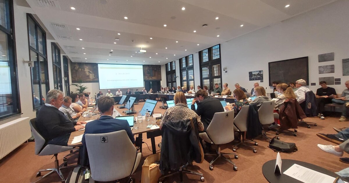 “We mankeren lef en focus op kerntaken”: oppositiepartijen nemen ...