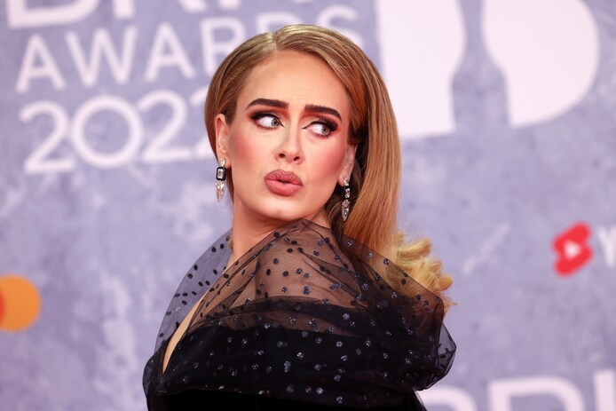 ‘Uh-dell’ of ‘Uh-dale’? Zo spreek je de naam van Adele correct uit ...