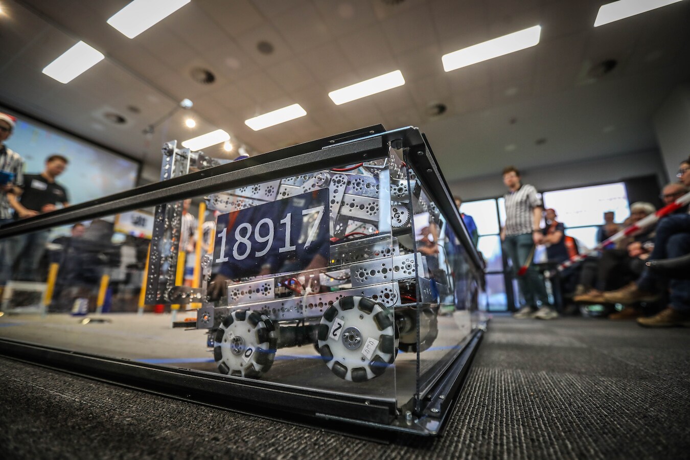 Jongeren uit alle hoeken van Europa verzamelen in Hasselt om robots te ...